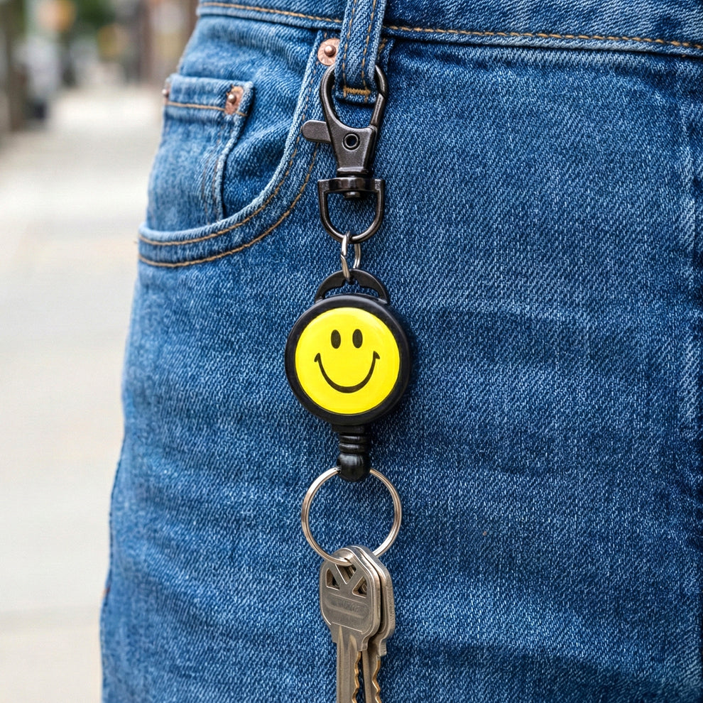 Smiley Face Retractable Keychain (1 Pc)