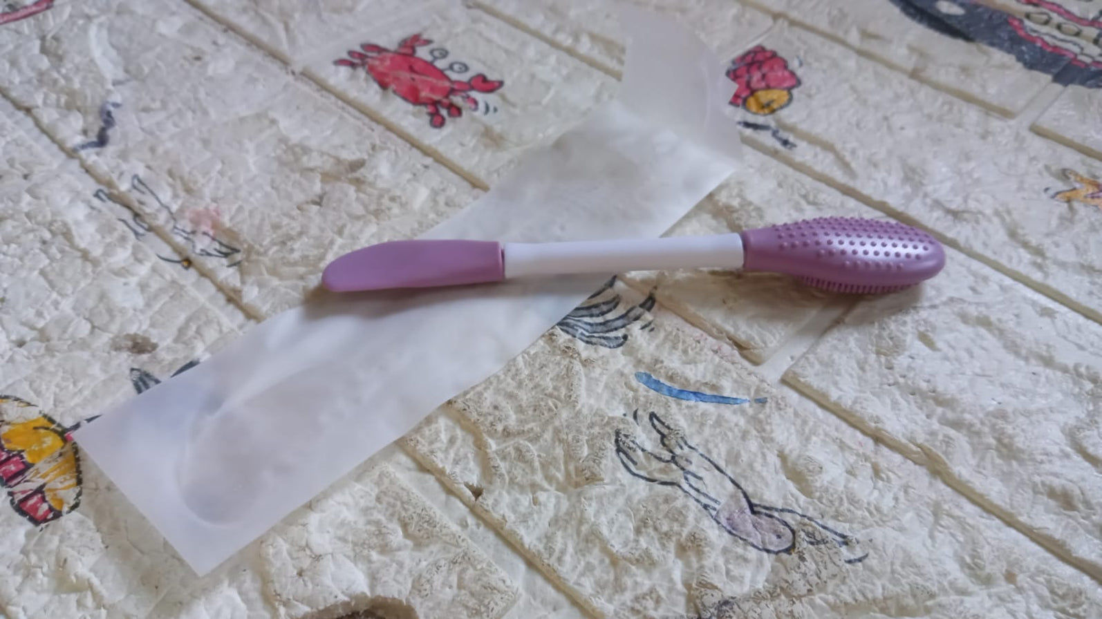 Purchase Double-Headed Silicone Mask Brush | DeoDap