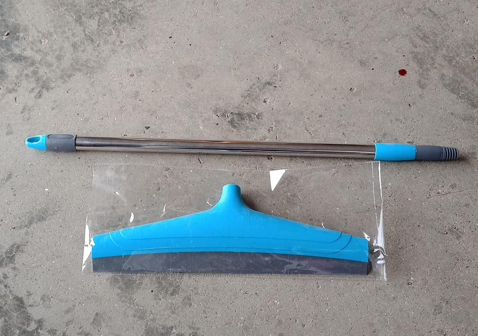Adjustable Bathroom / Floor Stainless Steel Rod Wiper, Plastic Floor W ...
