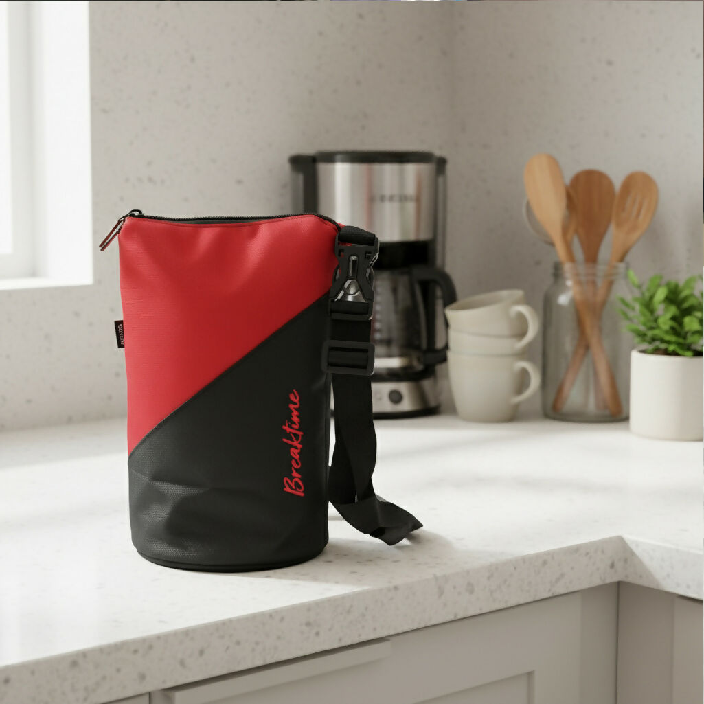 Breaktime Multicolor tiffin bag with adjustable shoulder strap and zip